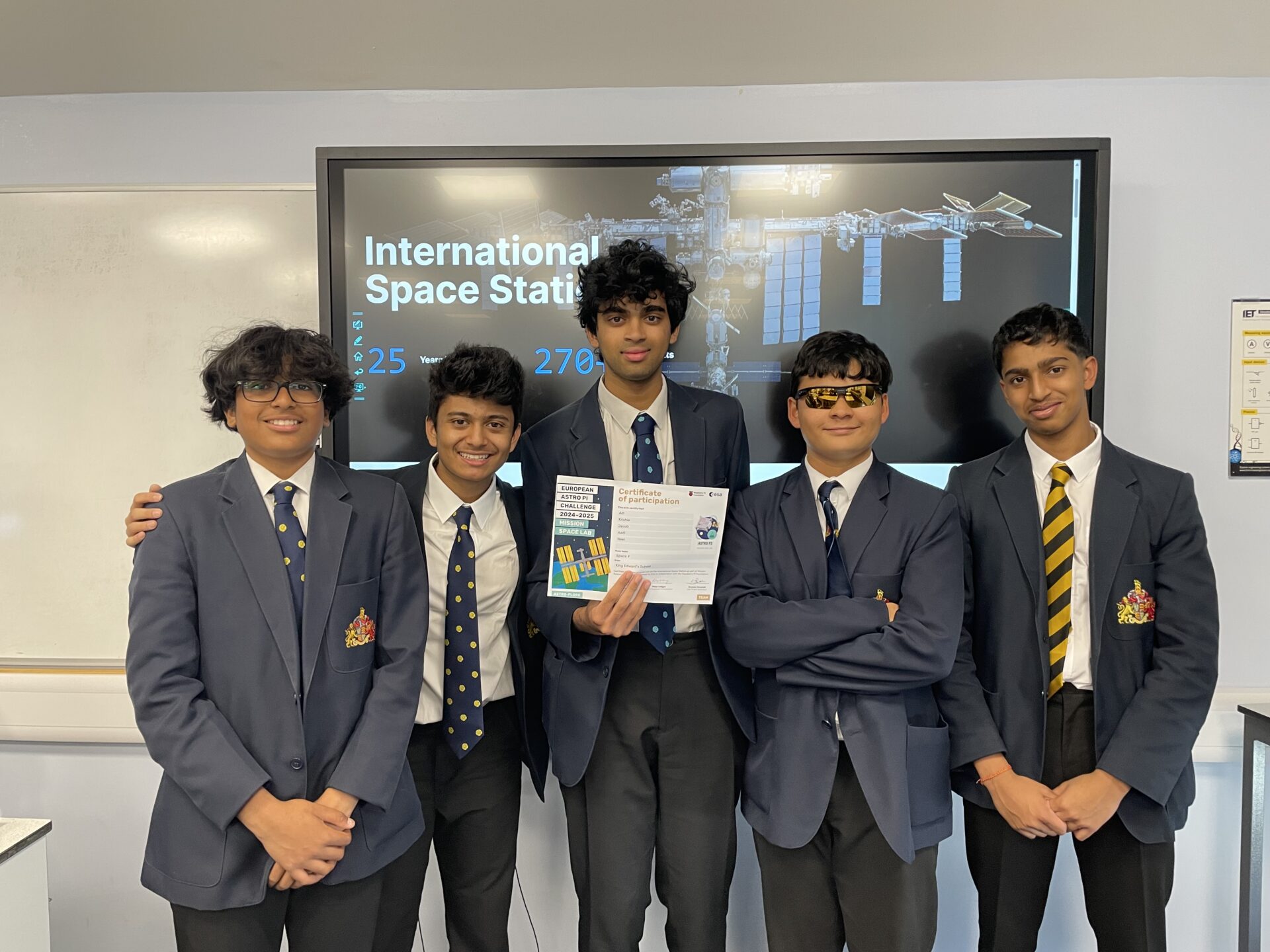 Pupils track the ISS with Astro Pi Mission - King Edwards School